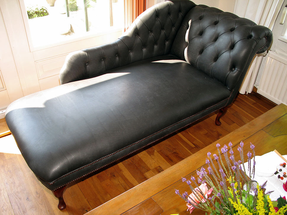 Royal Victorian Chesterfield Chaise Lounge, English made to measure ...